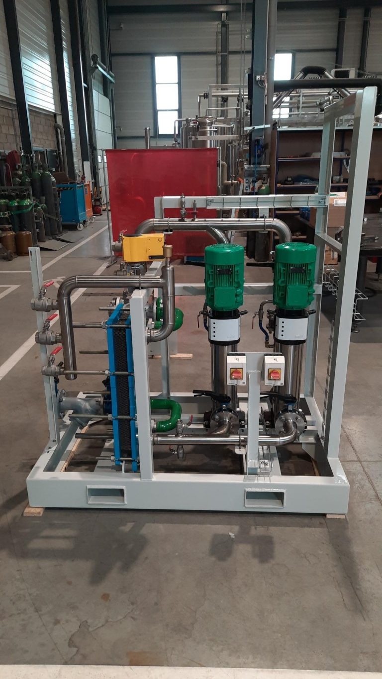 Skid échangeur Thermique, tuyauterie en Acier peint et en inox brut ...